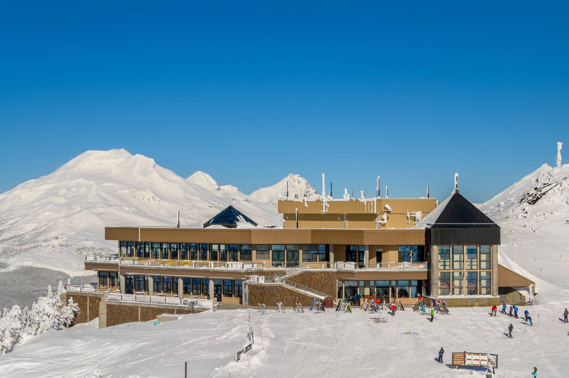 The 6 Best Resorts With Adaptive Skiing in the U.S. - POWDER