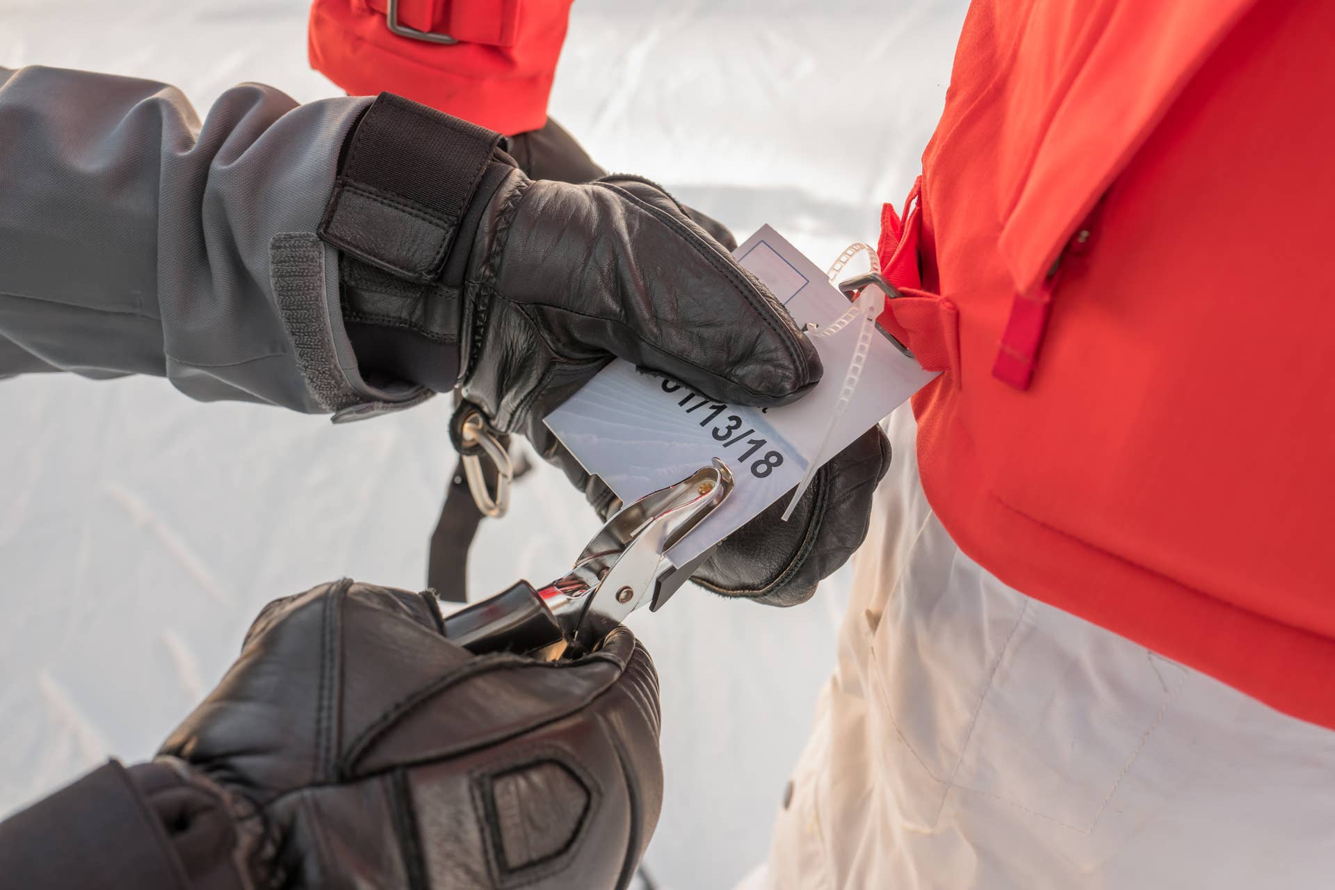 Where To Find Cheap Ski Lift Tickets in 2025 - Powder
