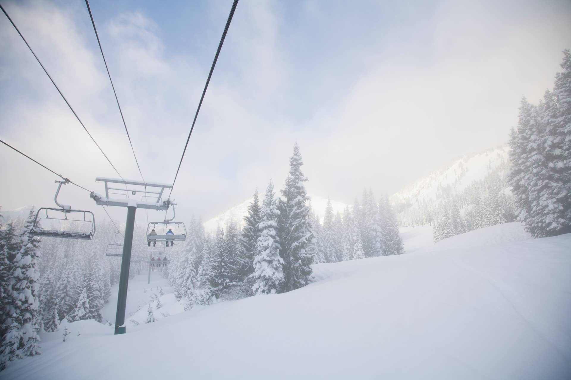 Skiers Petition Against $1,499 Crystal Mountain Pass - Powder