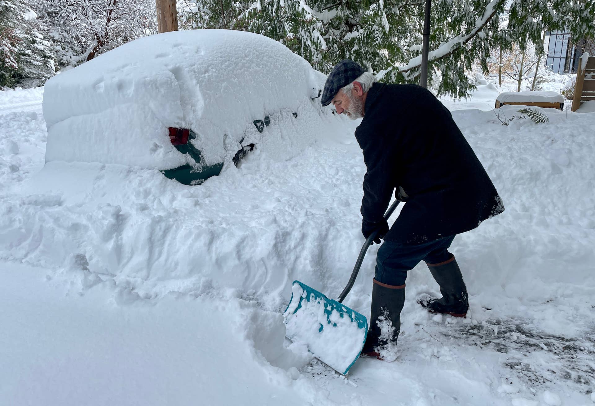 The Farmers' Almanac Canada Winter 25/26 Forecast - POWDER