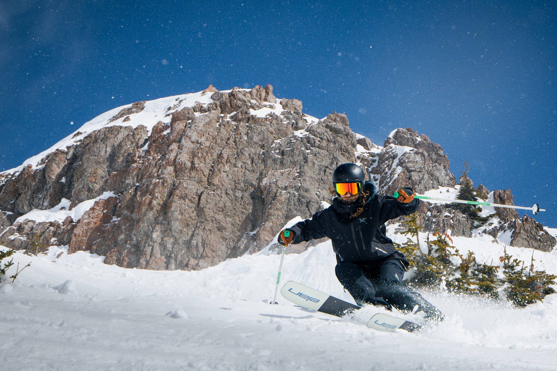 Editors’ Picks: Best Women’s Ski Jackets 2026 - POWDER