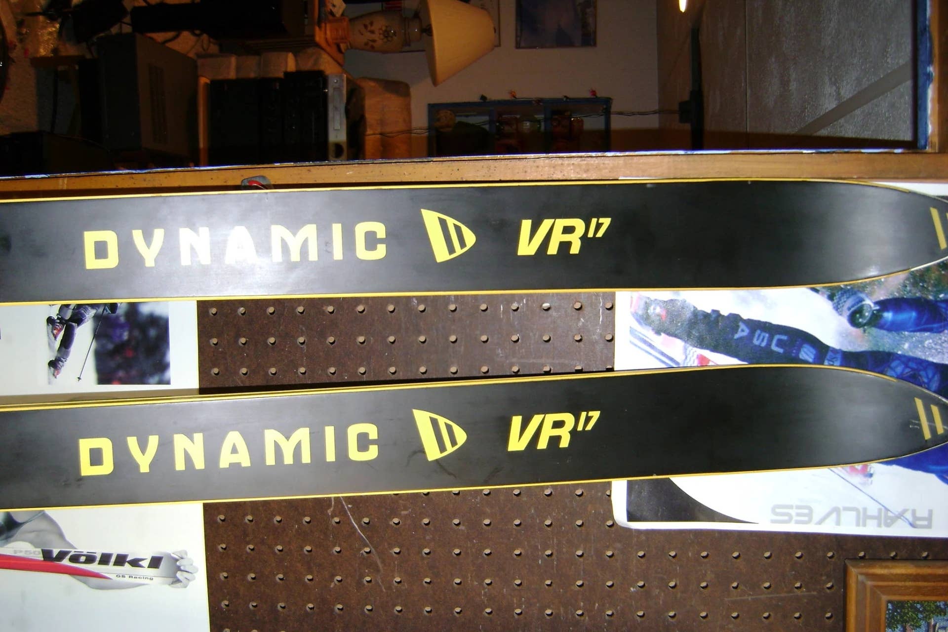 Dynamic VR17 Skis From 1974 Listed for "One Bitcoin" - Powder