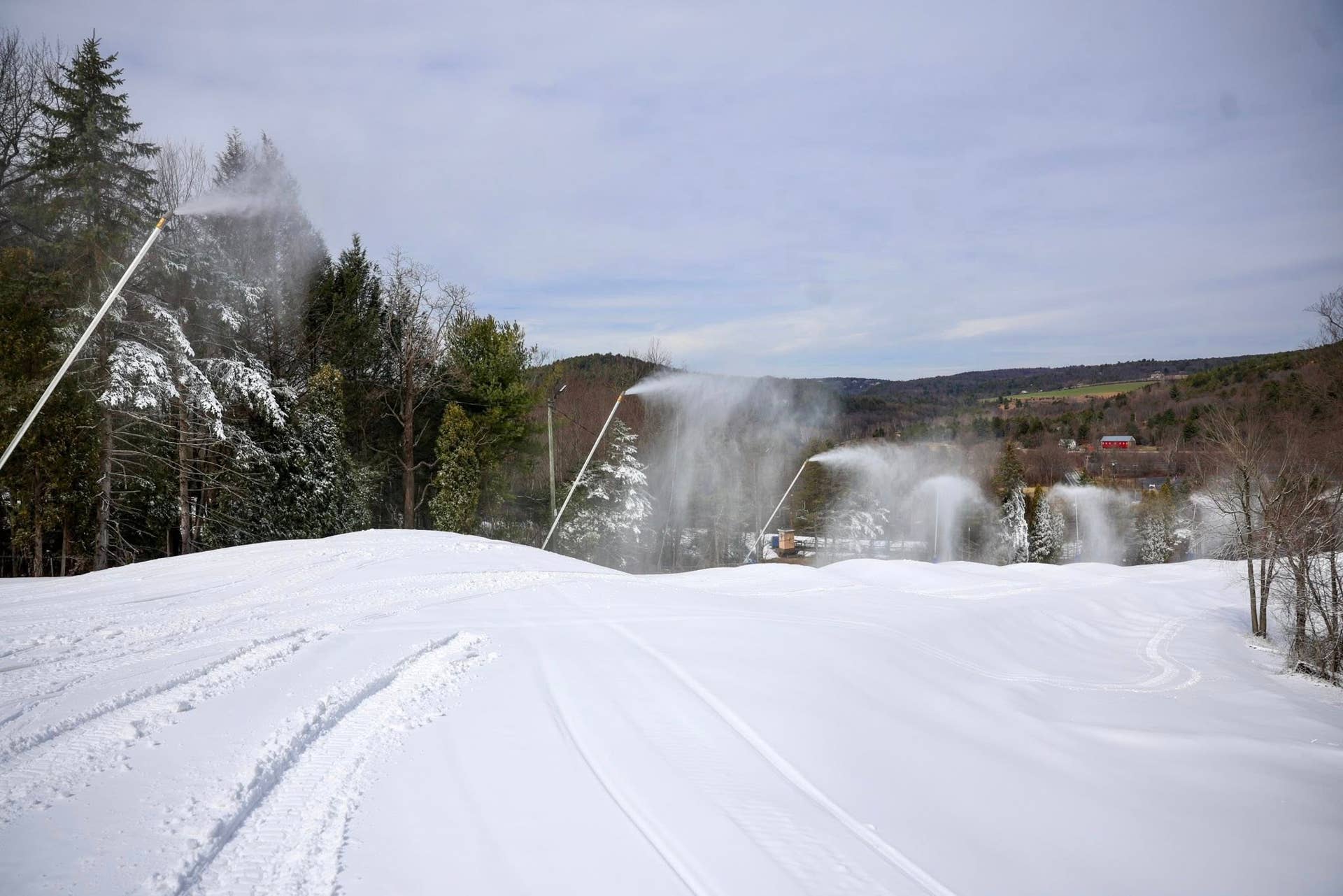 Blue Mountain and Camelback Fire Up Snowmaking In March - Powder