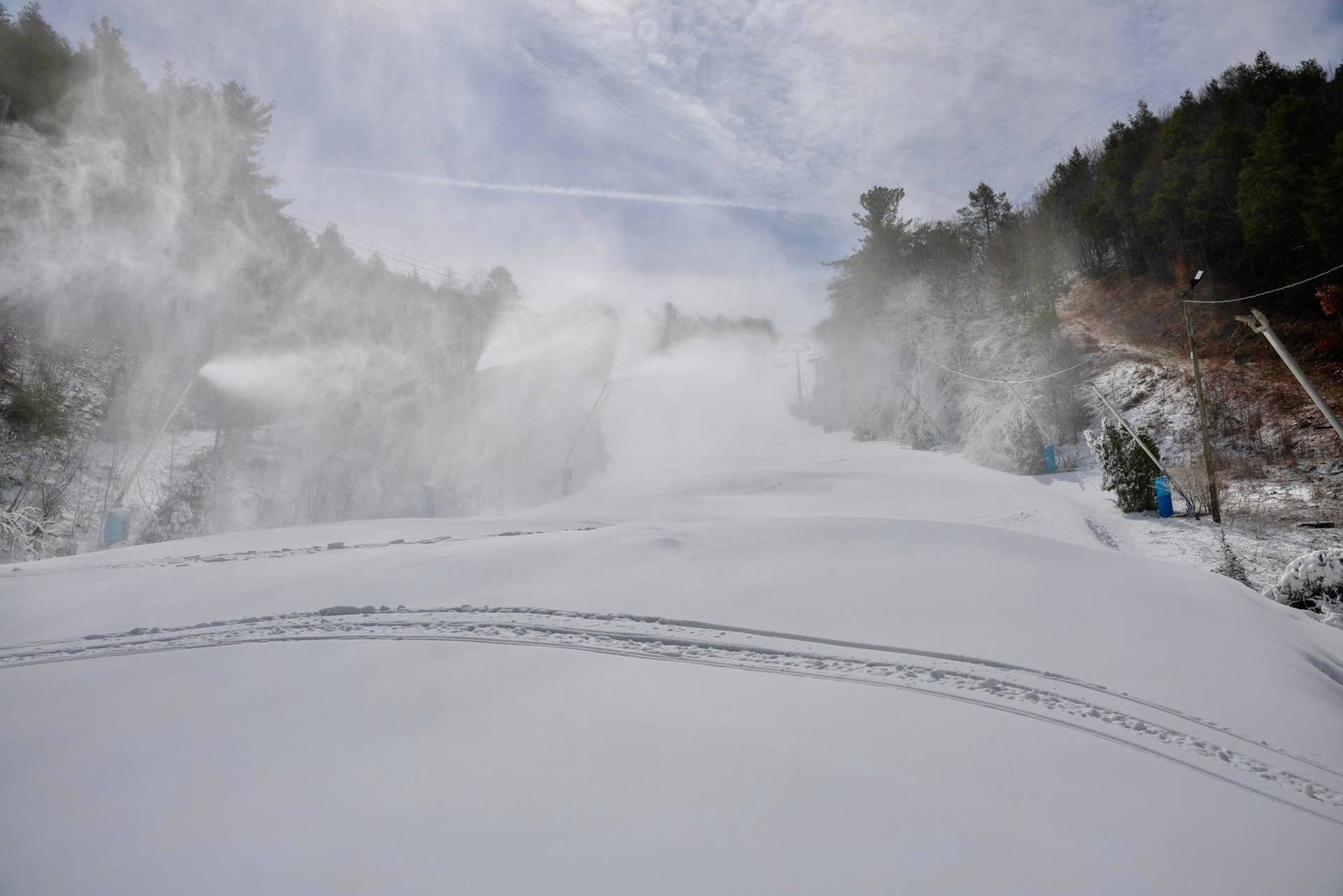Blue Mountain and Camelback Fire Up Snowmaking In March - Powder