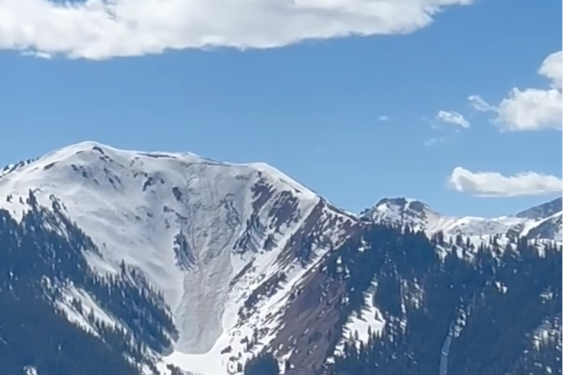 Aspen Highlands Bowl Avalanche Caught on Video - Powder