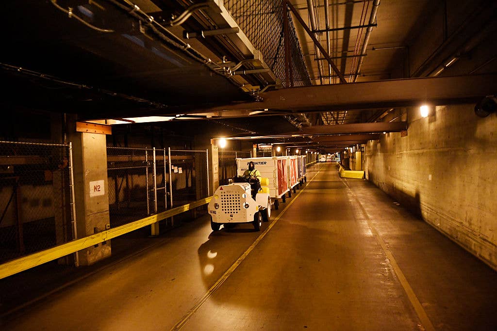 Denver International Airport To Add Walkways Between Terminals - POWDER