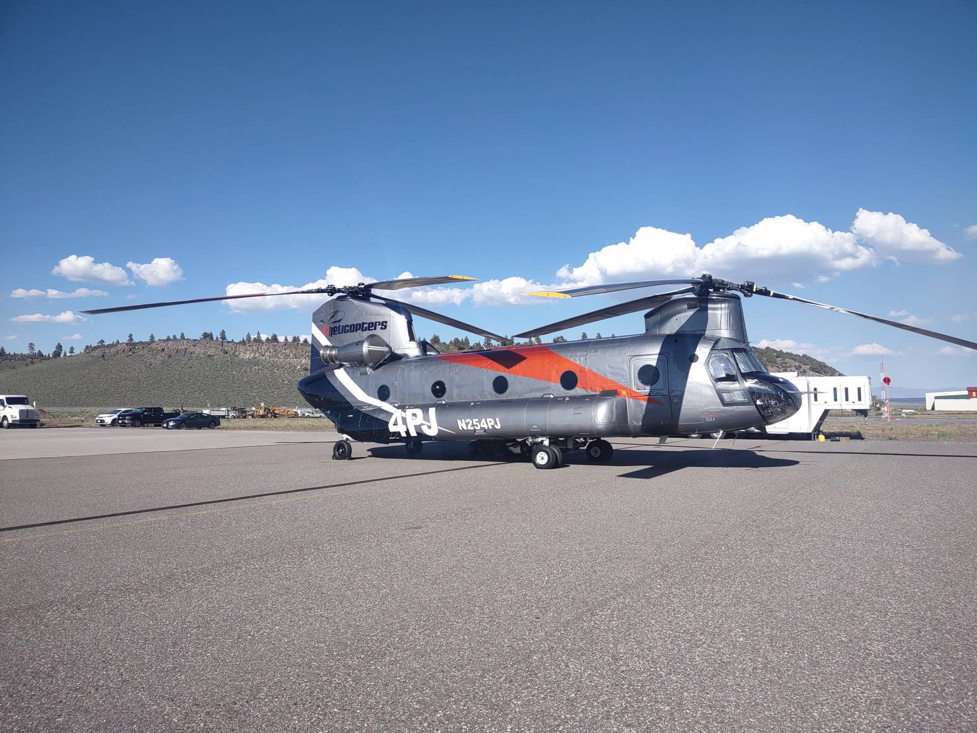 2,800-Gallon Helicopter To Help Fight Wildfires Near Mammoth - POWDER