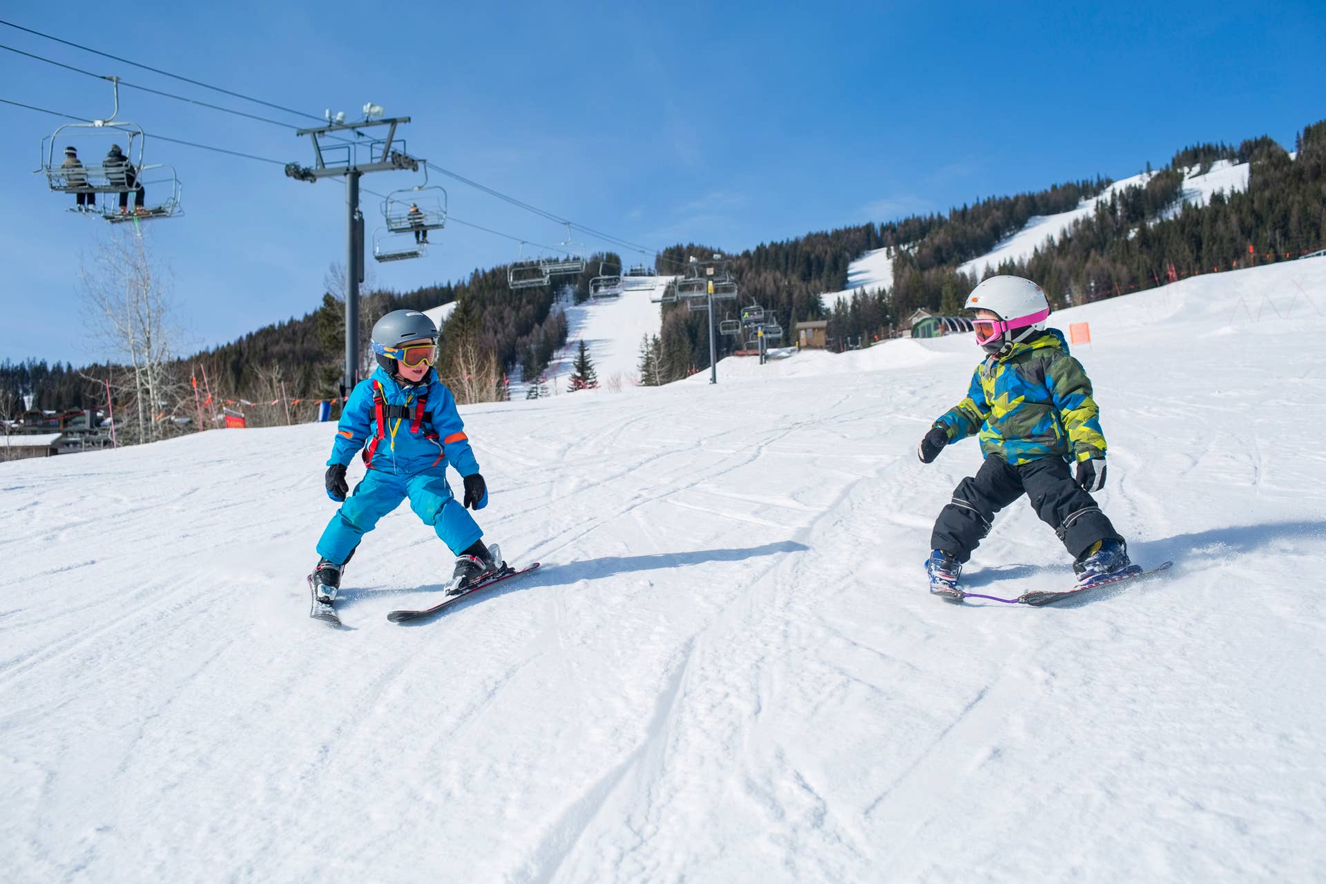 Ski Turns and Techniques: The Basic Guide - Powder