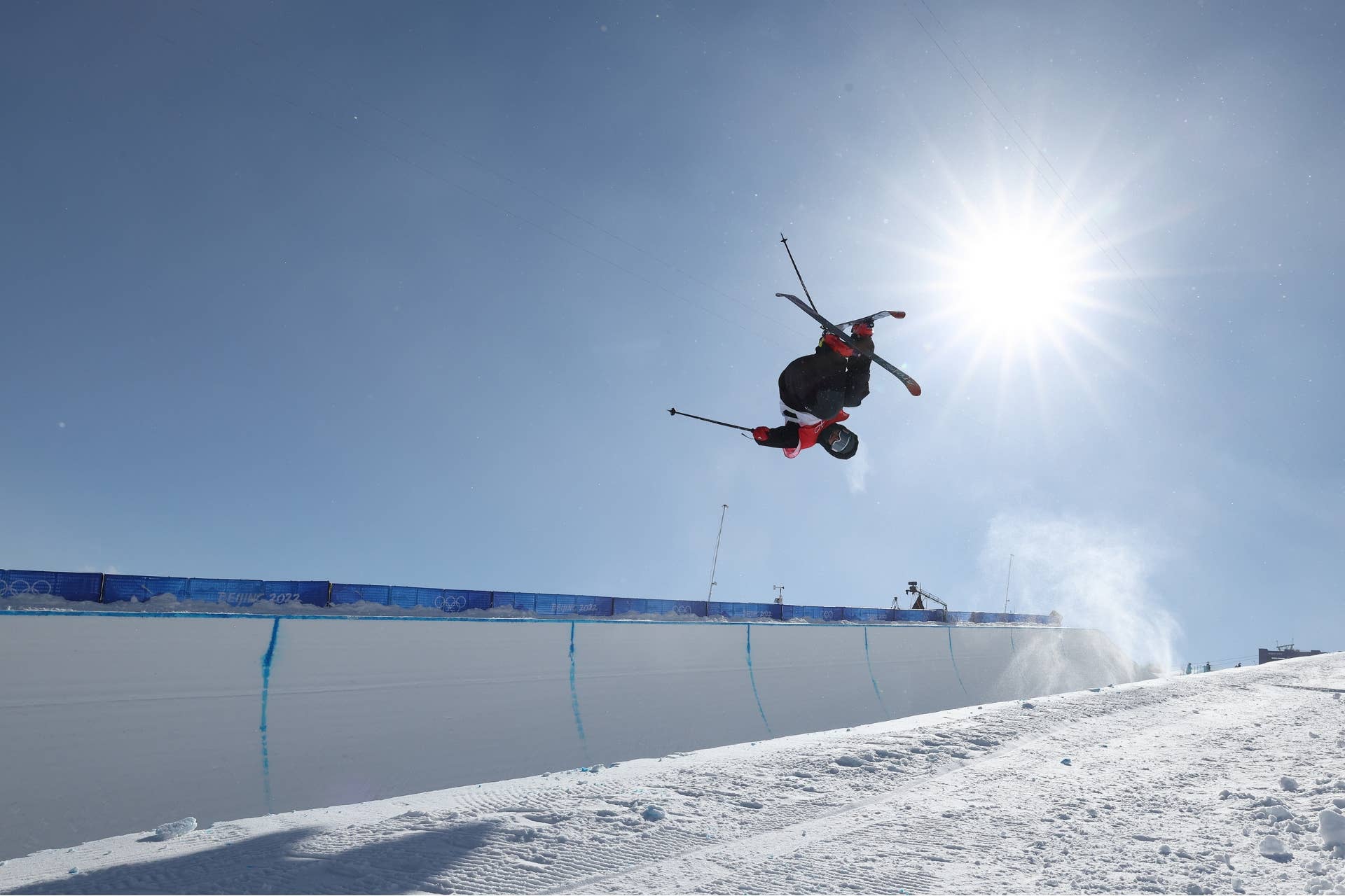 Skiers Eileen Gu, Gus Kenworthy Join Shaun White’s Snow League - Powder
