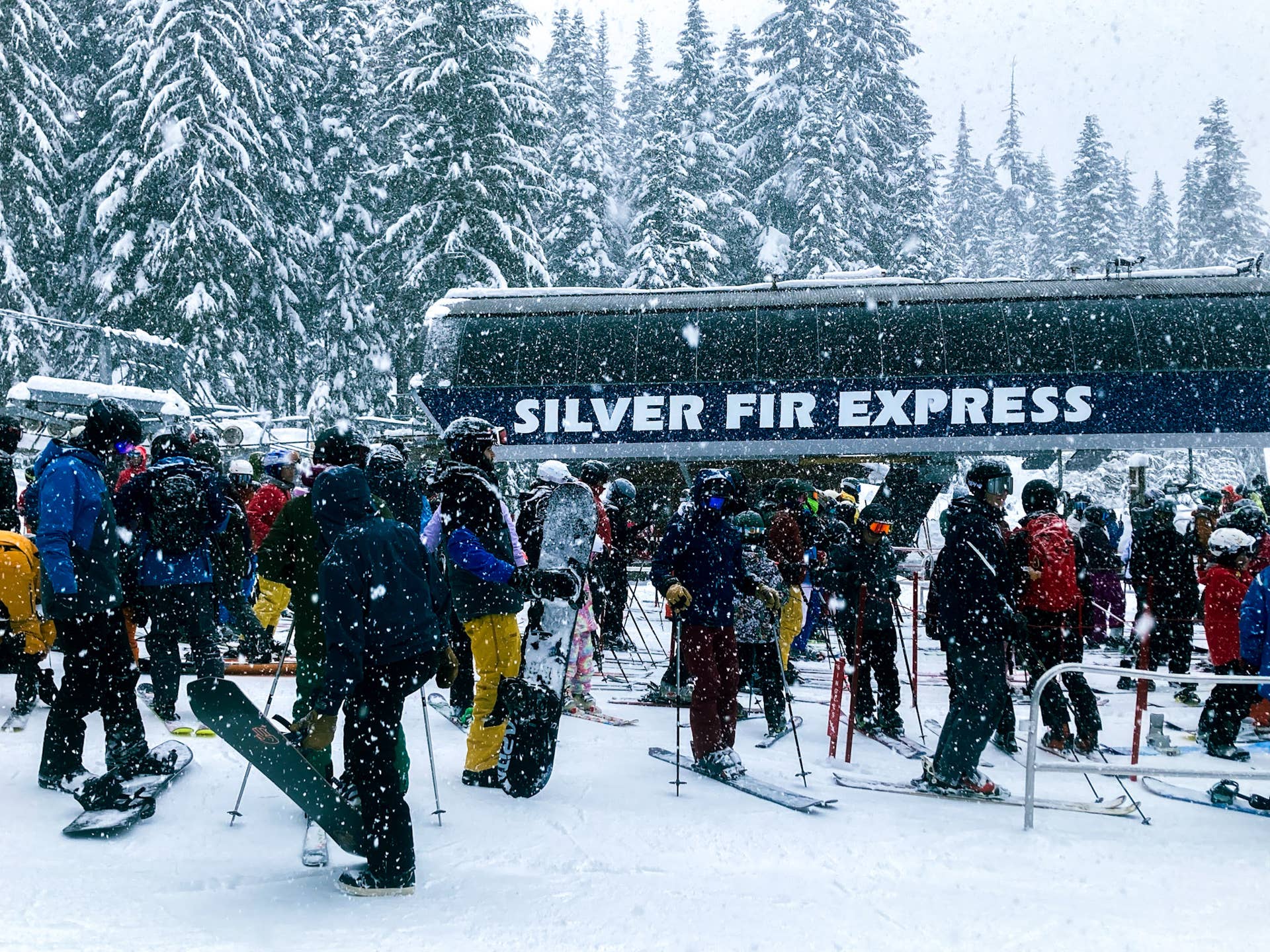 Silver Fit Lift Closed Indefinitely at Summit at Snoqualmie - Powder