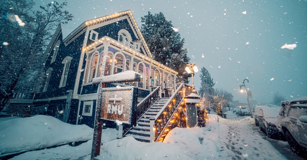 America's 10 Snowiest Cities Might Surprise You