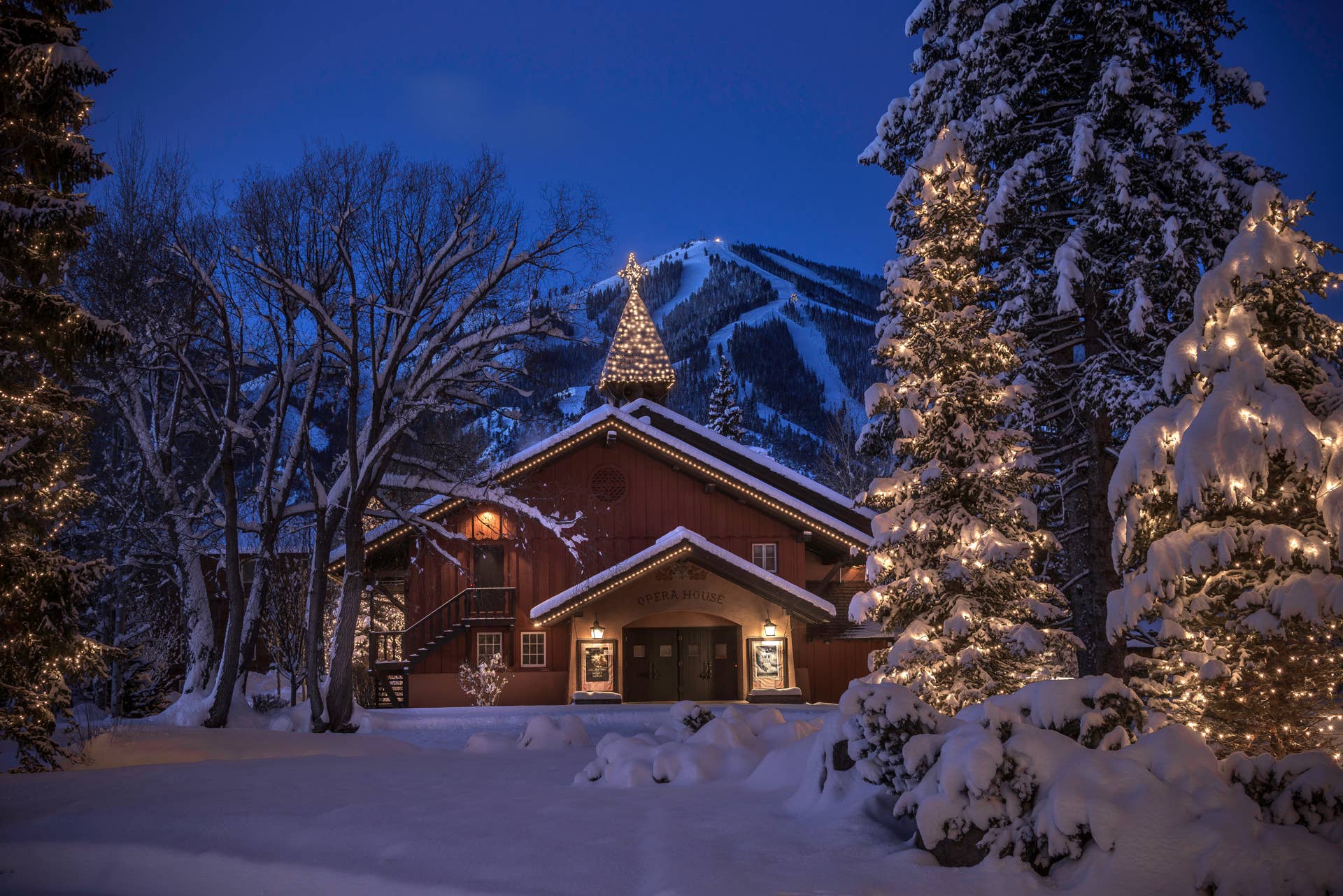 6 Most Romantic Ski Resorts for Valentine's Day 2025