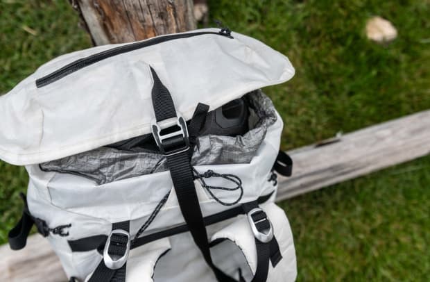 Samaya’s Ultra 35 Pack is A Minimalist’s Dream Ski Backpack
