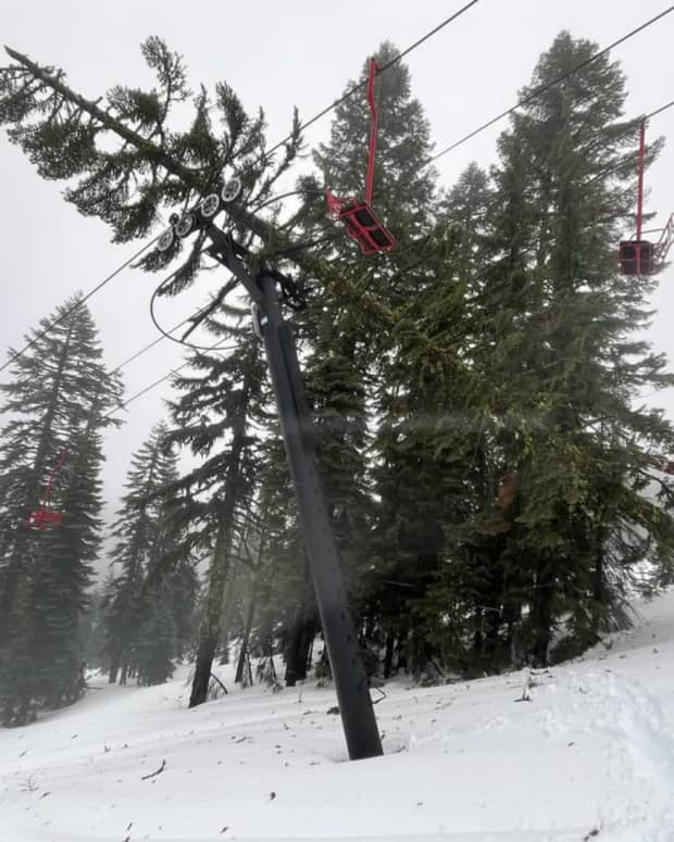 Major Chairlift at Popular New York Ski Area Damaged
