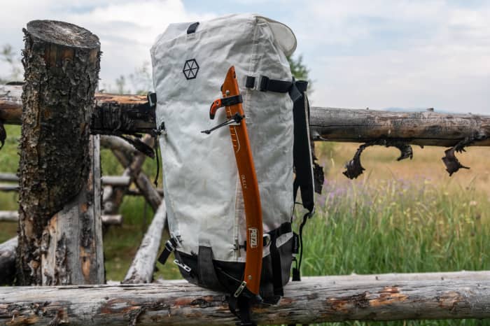 Samaya’s Ultra 35 Pack is A Minimalist’s Dream Ski Backpack