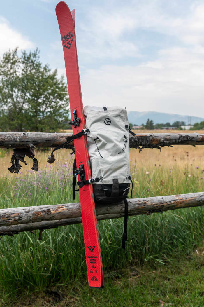 Samaya’s Ultra 35 Pack is A Minimalist’s Dream Ski Backpack
