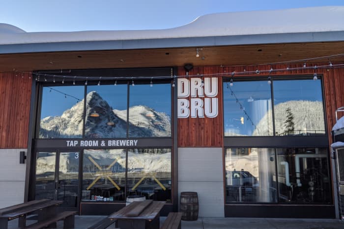 The 10 Best Ski Town Breweries According to POWDER Staff