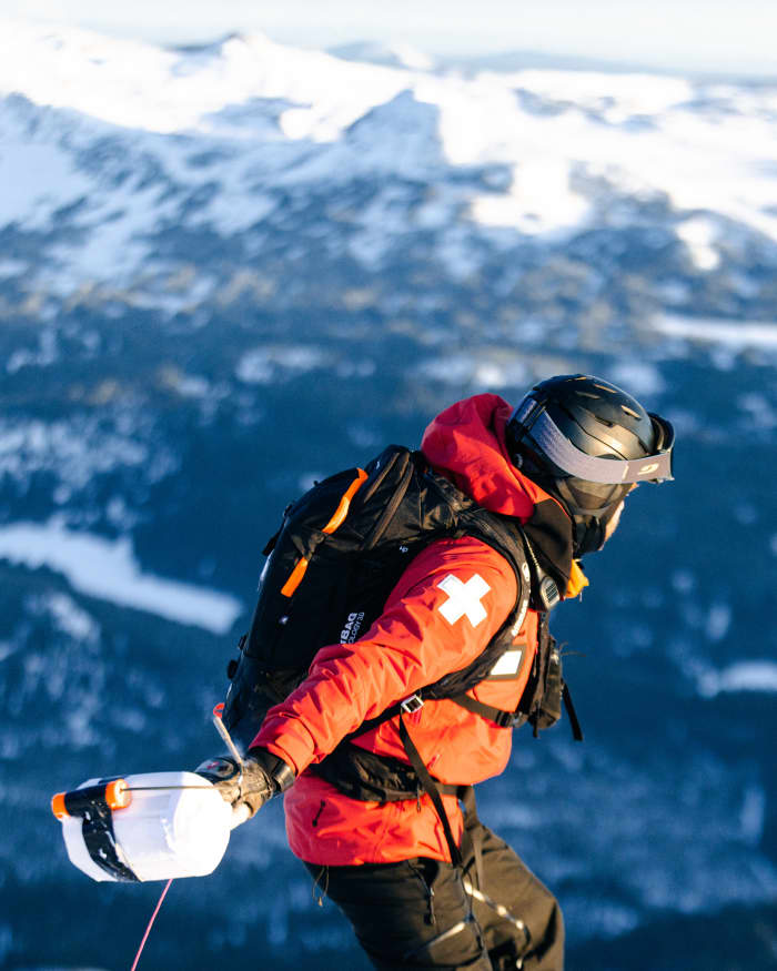 Massive Avalanche Triggered by Oregon Ski Patrollers