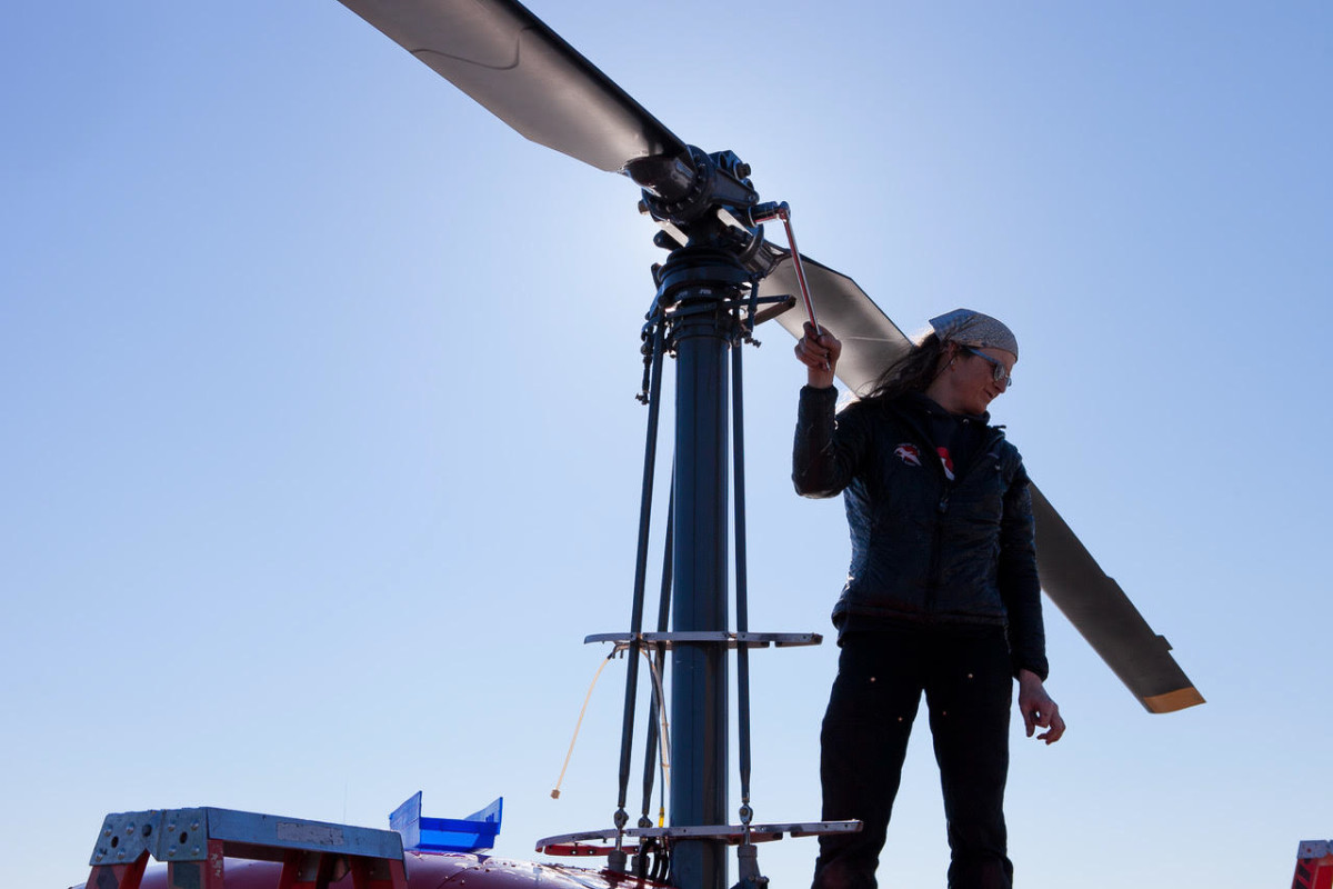 These Are the Female Pilots Flying Skiers into the Alaska Range | POWDER