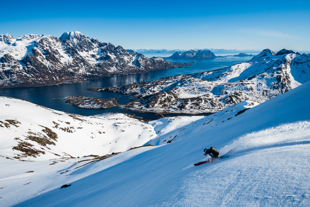 Arctic Attractions: Stunning Ski Photos in Scandinavia