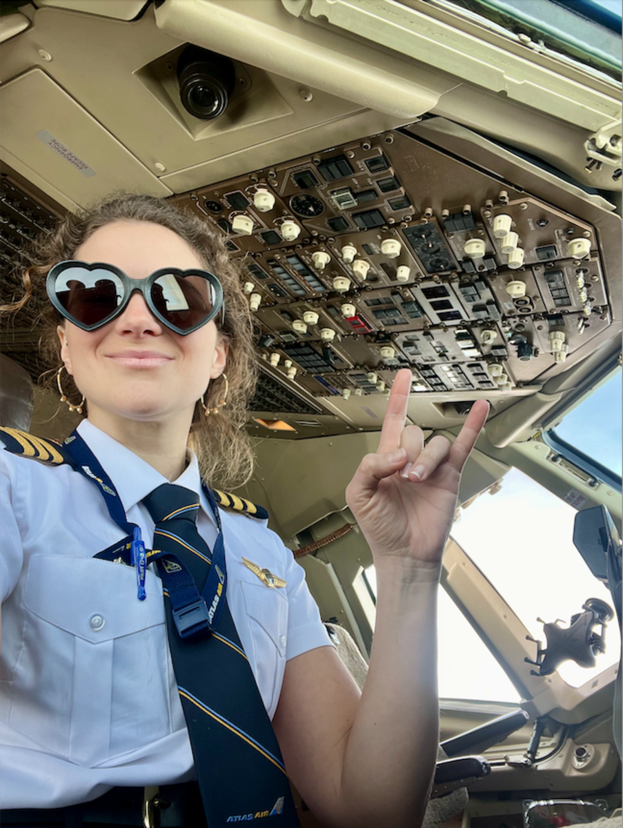 SIDECOUNTRY: Anna Tedesco Is A Pro Skier And Pilots A Boeing 767