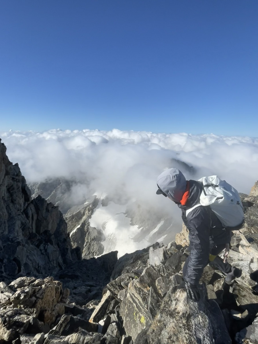 Samaya’s Ultra 35 Pack is A Minimalist’s Dream Ski Backpack