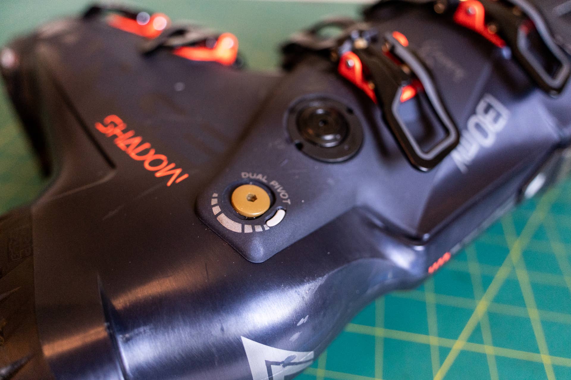 Powder Review: Lange Shadow 130 MV Boot