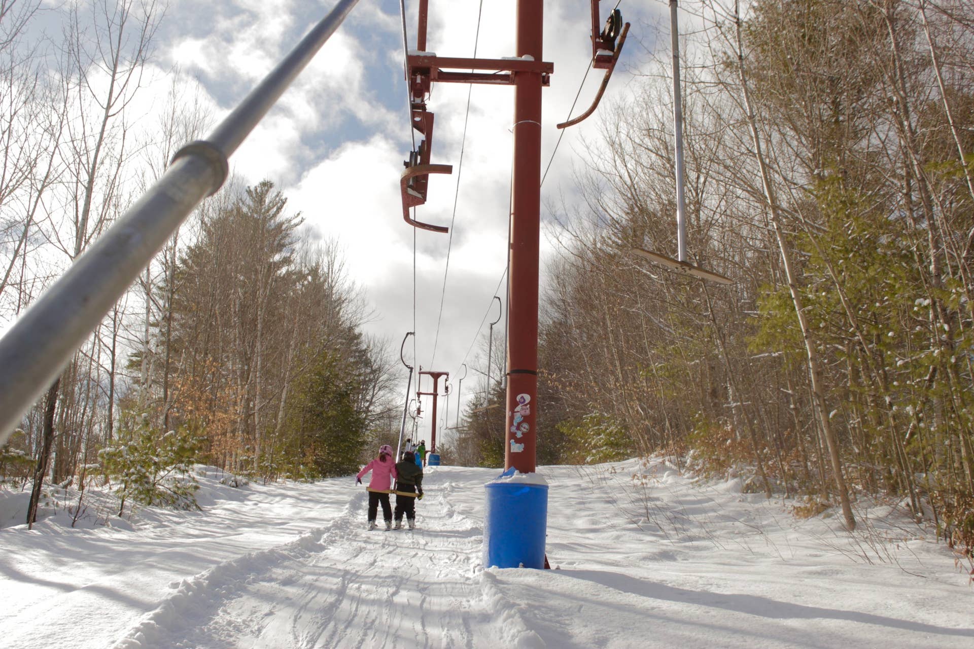 Maine Community Rallies $1.6 Million to Save Local Ski Area Lift
