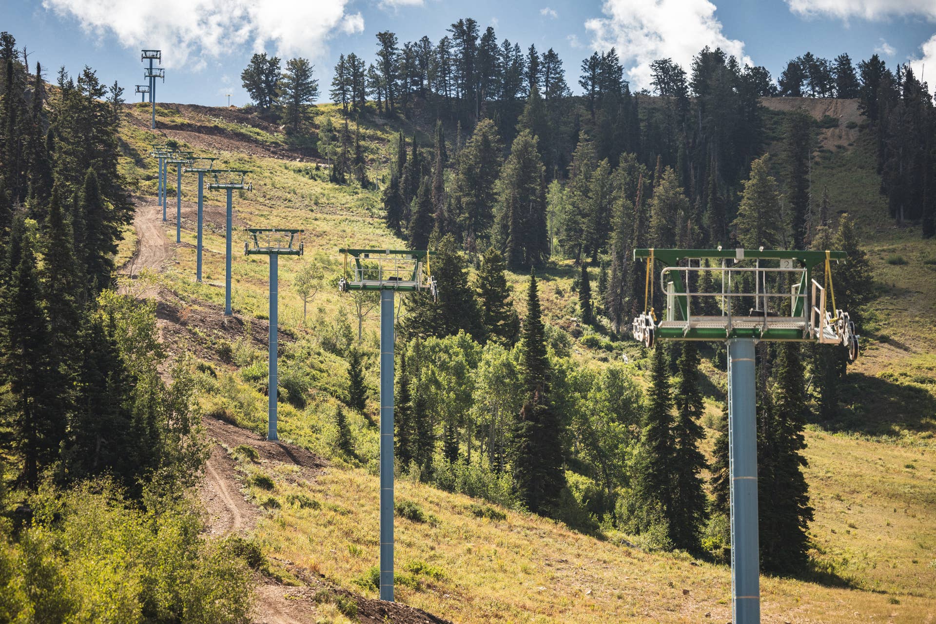 American Manufacturers Installed 22 New Ski Lifts This Year - Powder