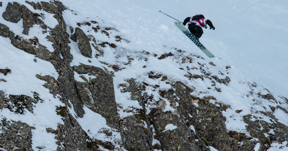 Watch the Wild Freeride Line That Earned a "Radical Moment" Award - Powder