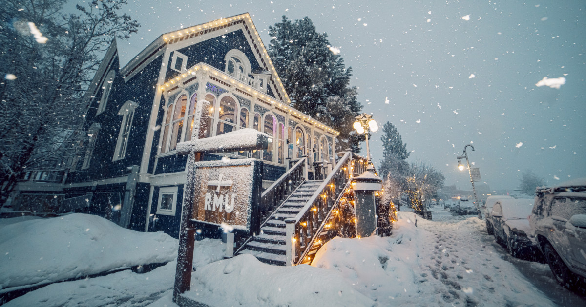 America's 10 Snowiest Cities Might Surprise You - Powder