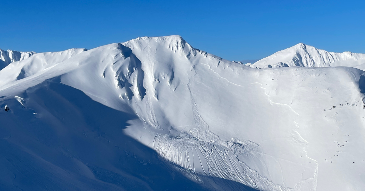 One Killed by 500' Wide Avalanche in Alaska - Powder