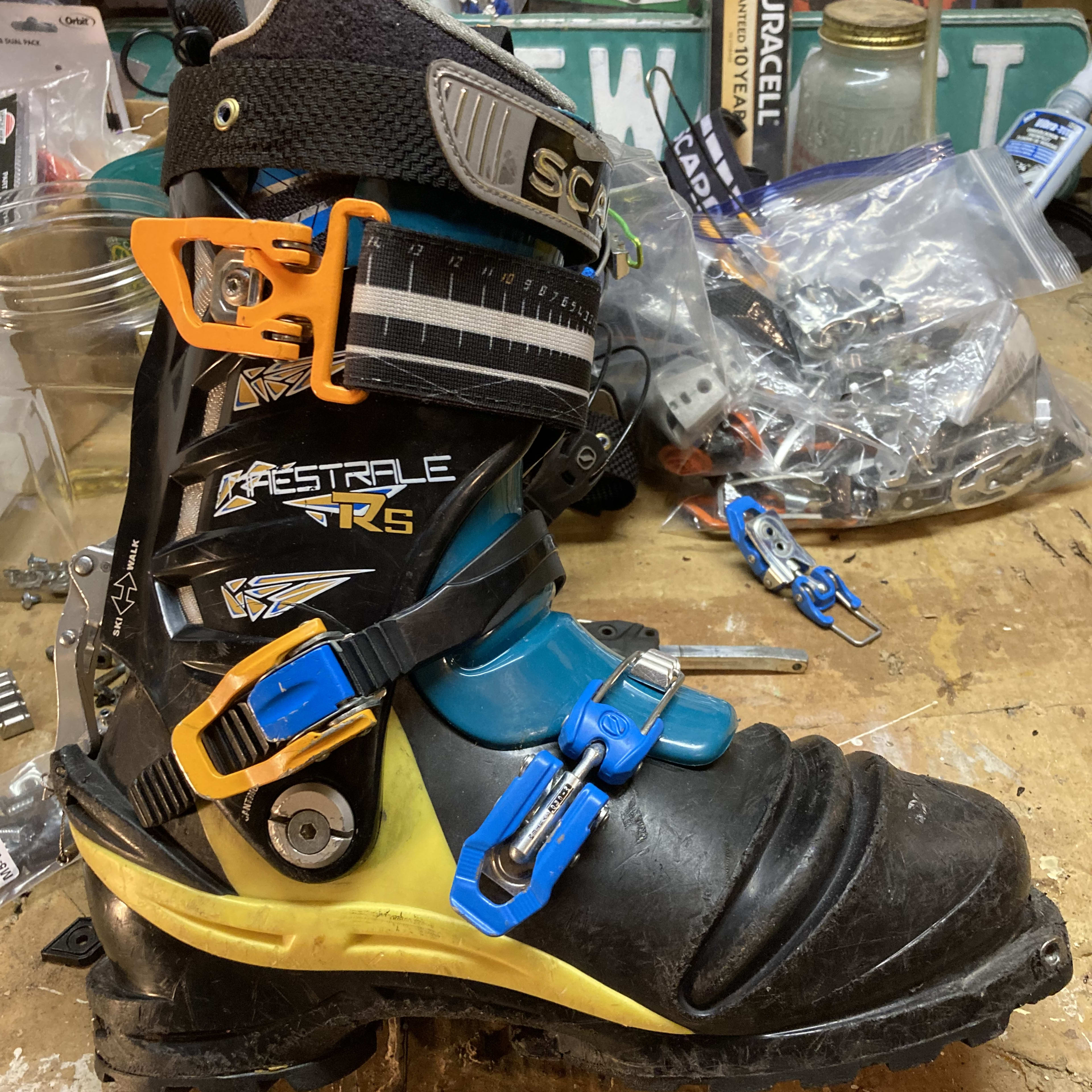 A First-Timer’s Guide to Telemark Boots, Bindings, and Skis - Powder