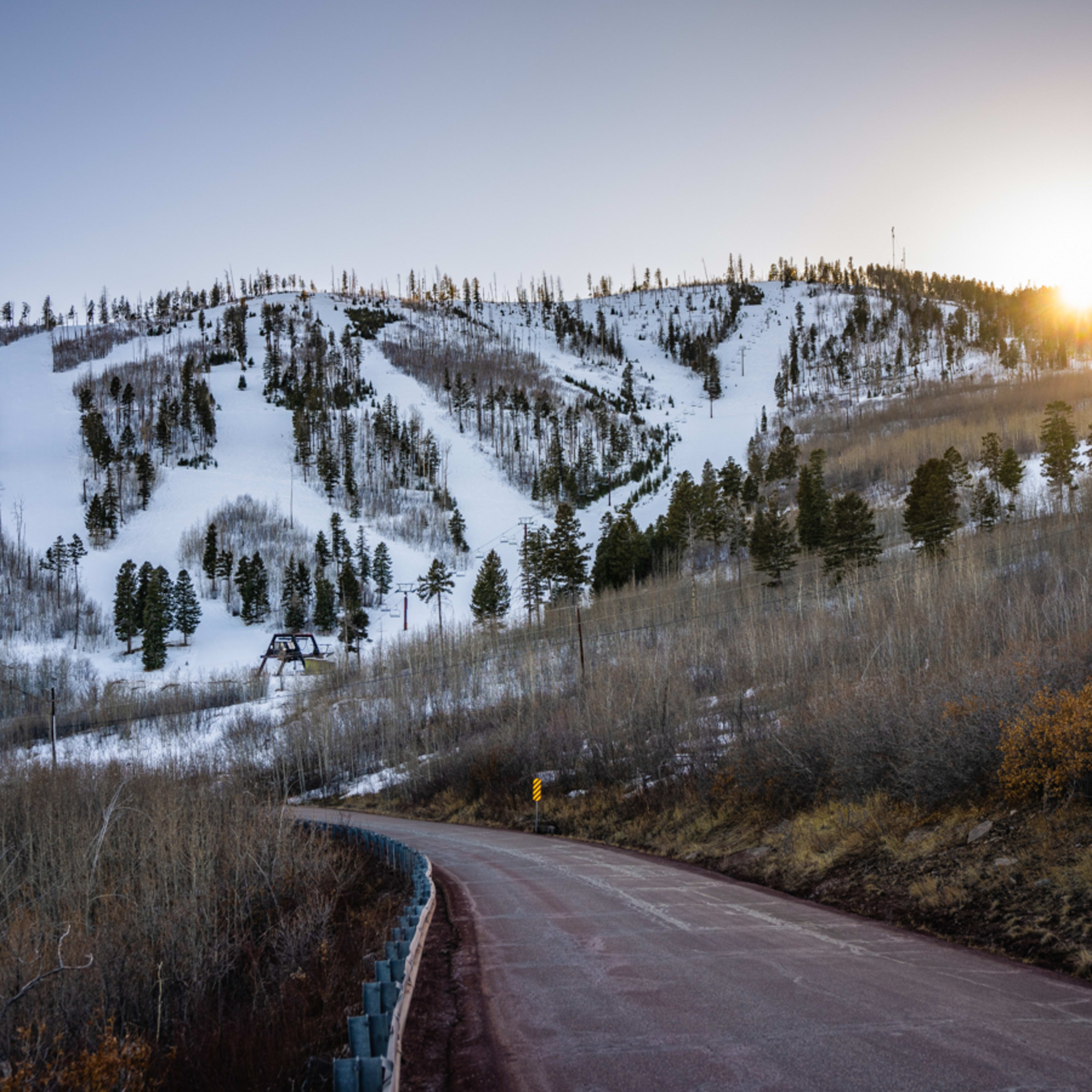 The Best Alaska Ski Resorts and Heli-Skiing Adventures - Powder