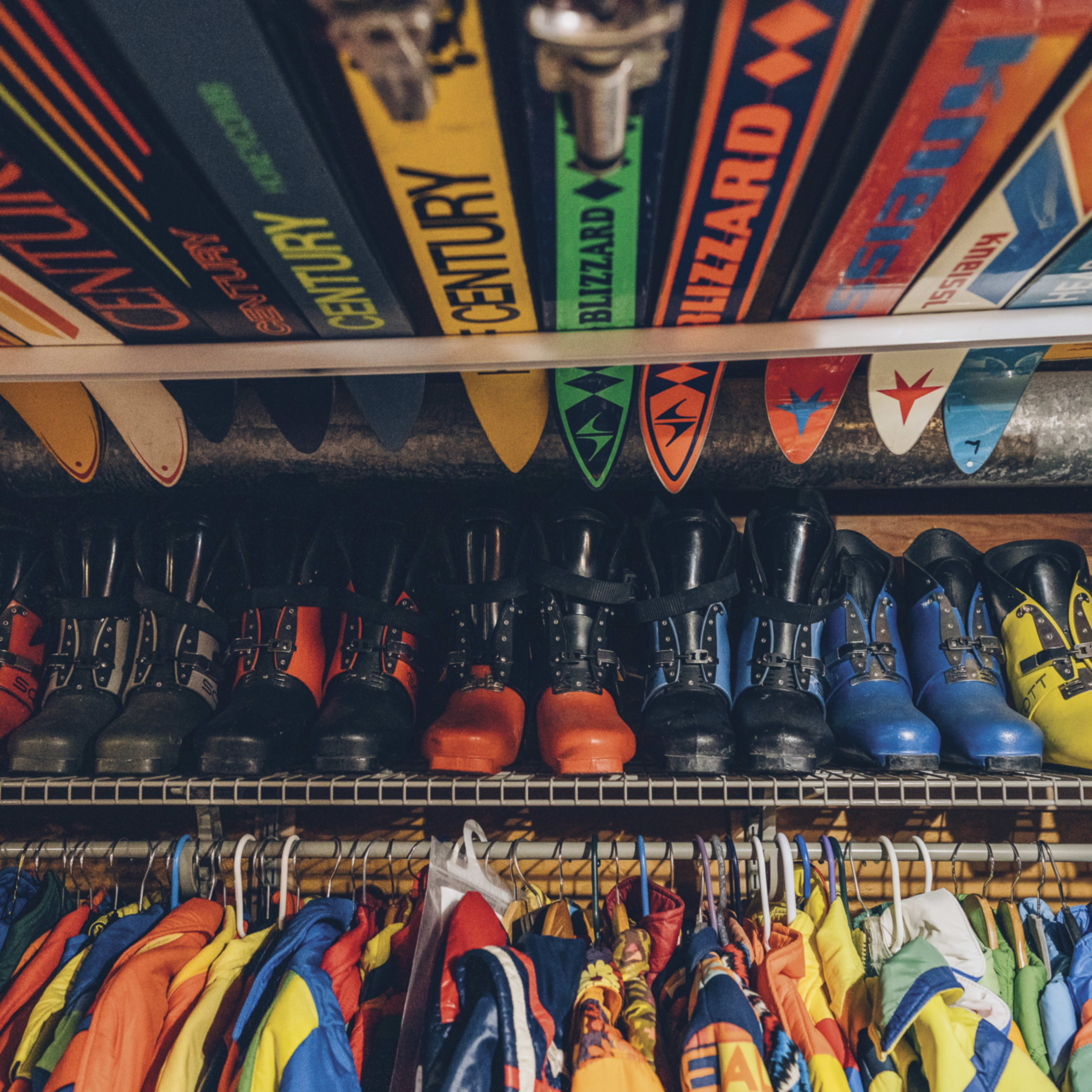 Washington Skiers Wait as Rain Keeps Resorts Closed - Powder