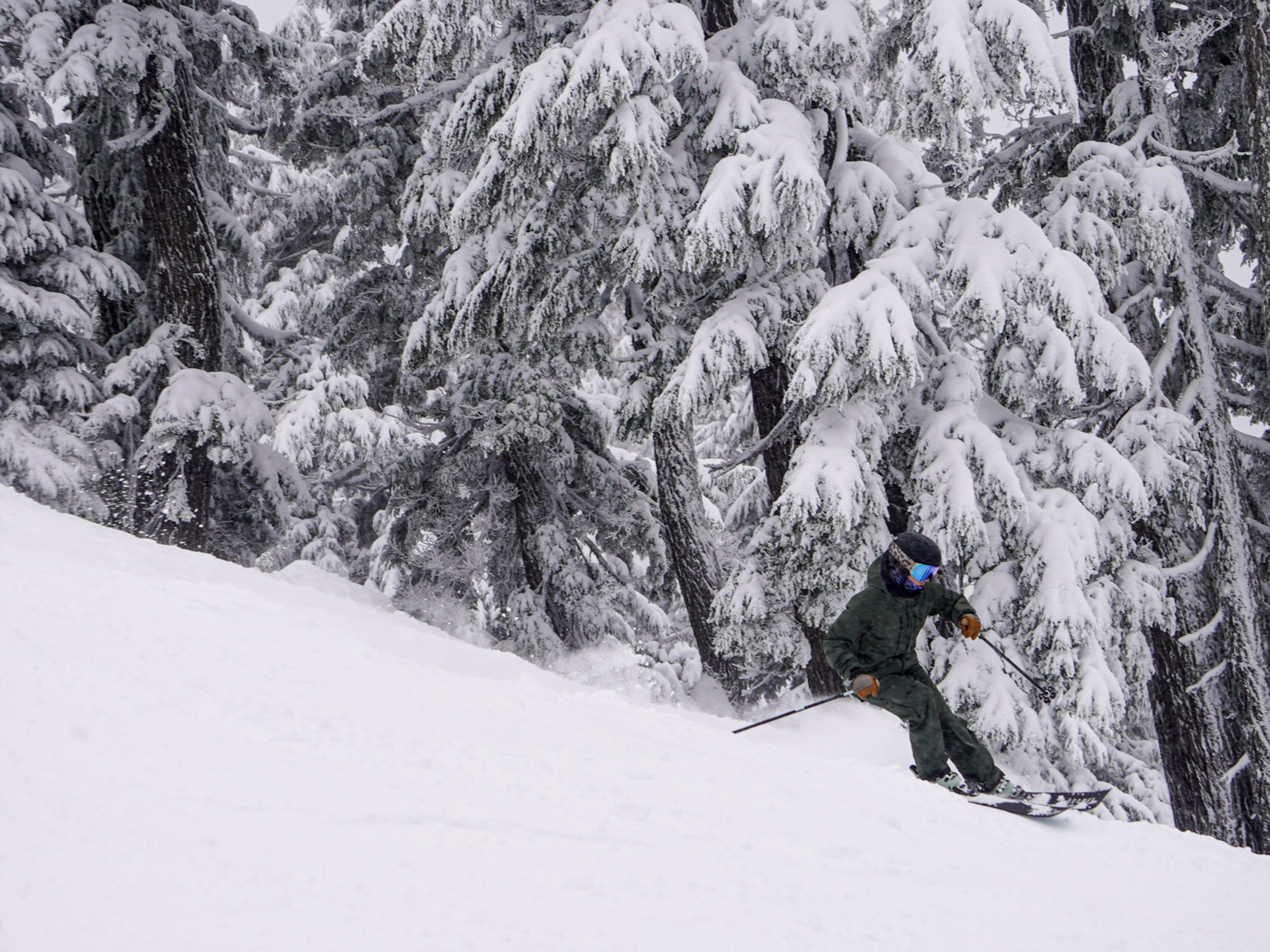 Best Smart Glasses for Athletes? Oakley x Meta Vanguard Review - Powder