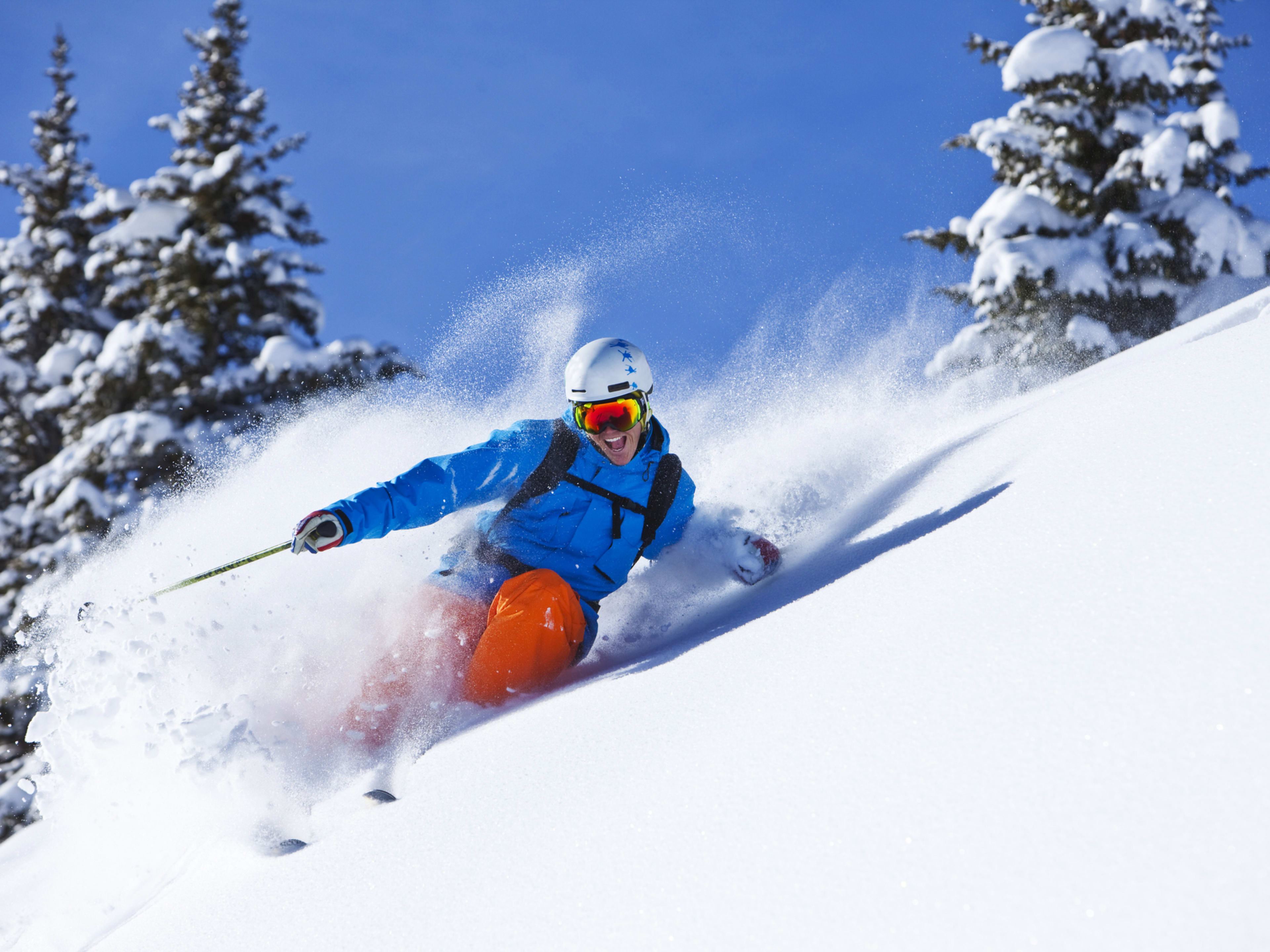 Ski Turns and Techniques: The Basic Guide - Powder