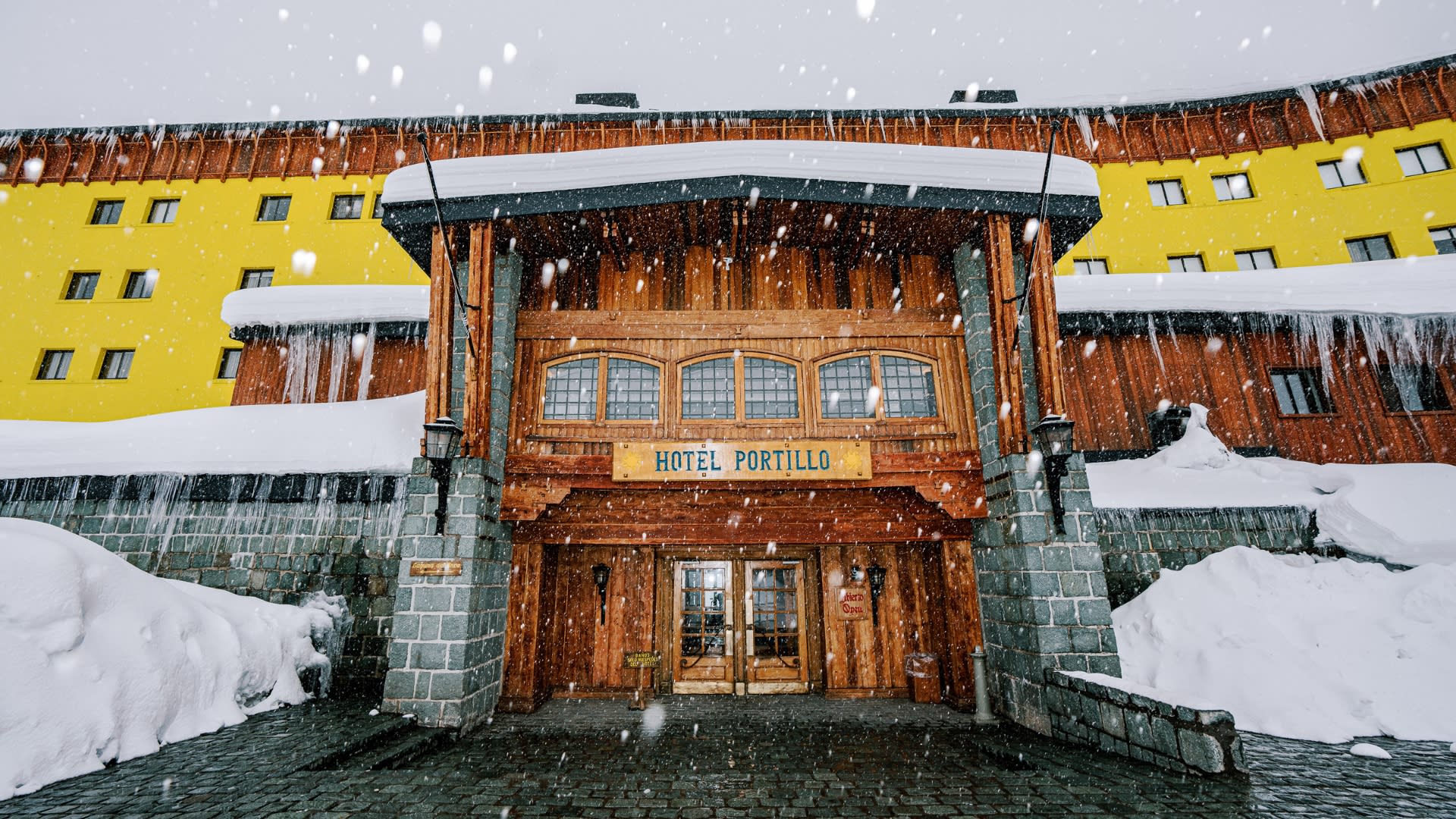 6 Best All-Inclusive Ski Resorts in the World - Powder