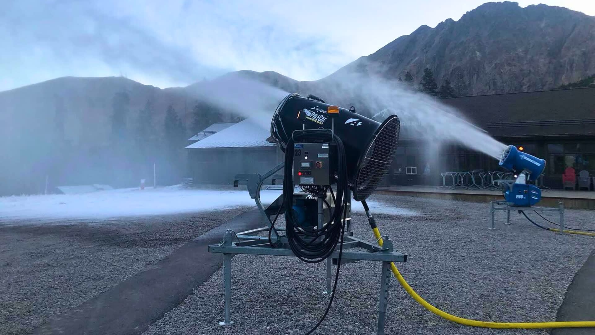 Old Farmer's Almanac Forecasts "Steamy" Fall 2025 - Powder