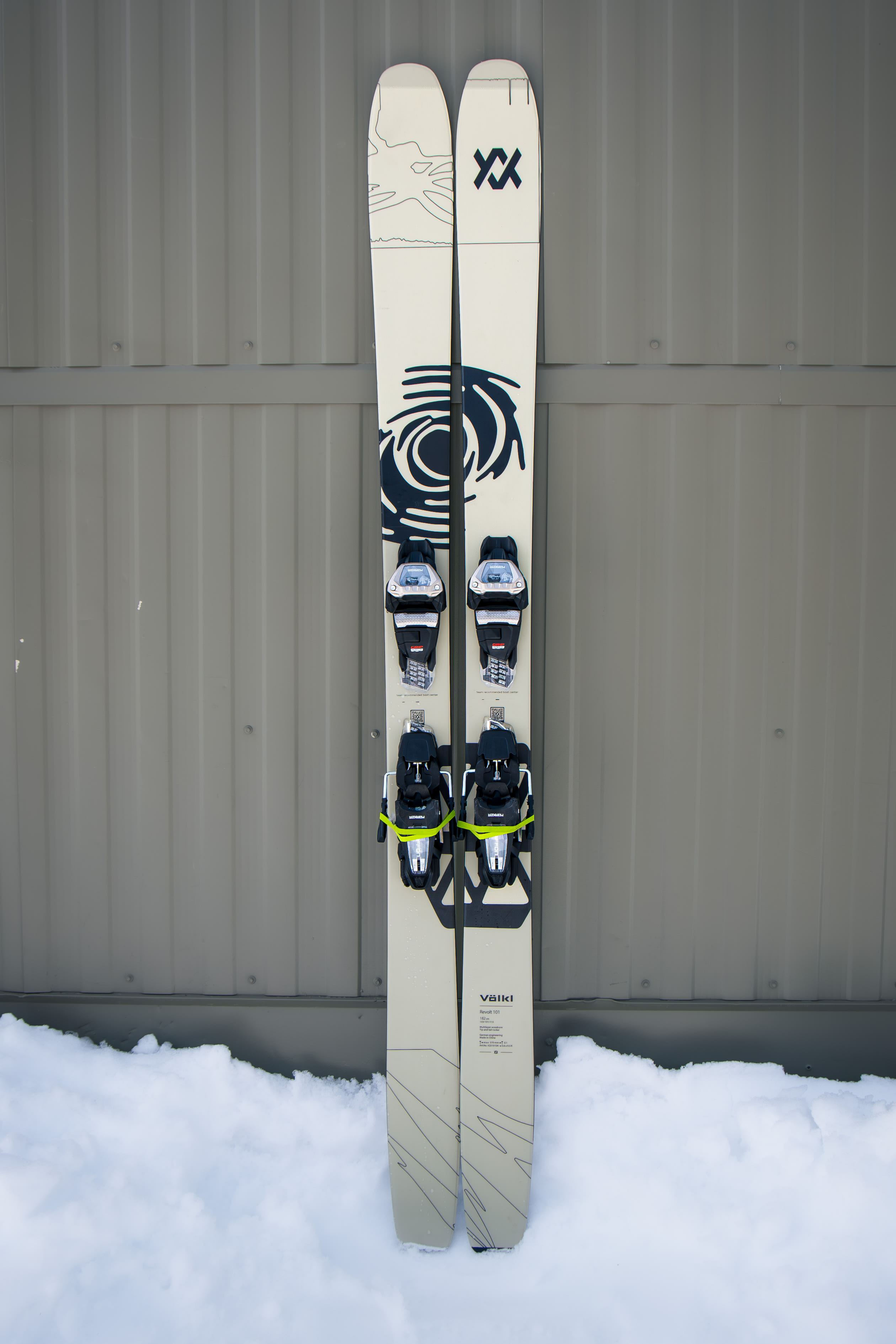 Völkl Revolt 101 Review: Mini Ski, Big Performance - Powder