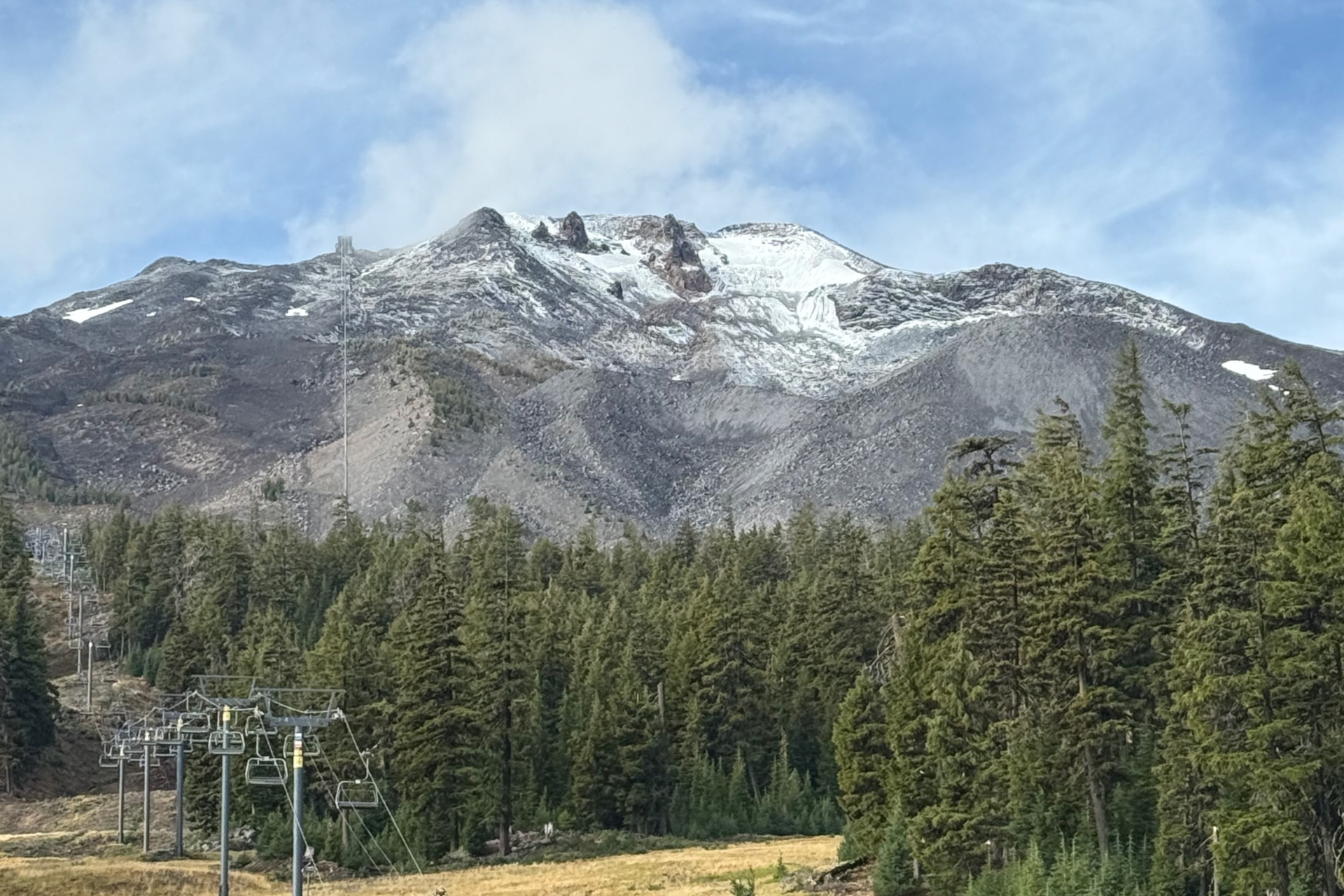 Mt. Bachelor, Oregon Sees First Snowfall of the Season - Powder