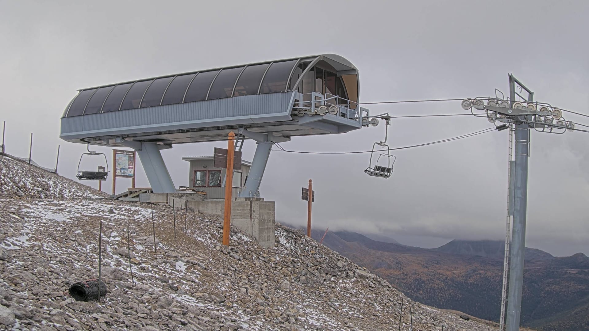 October Snow Hits Sunshine Village Near Banff, Alberta - Powder