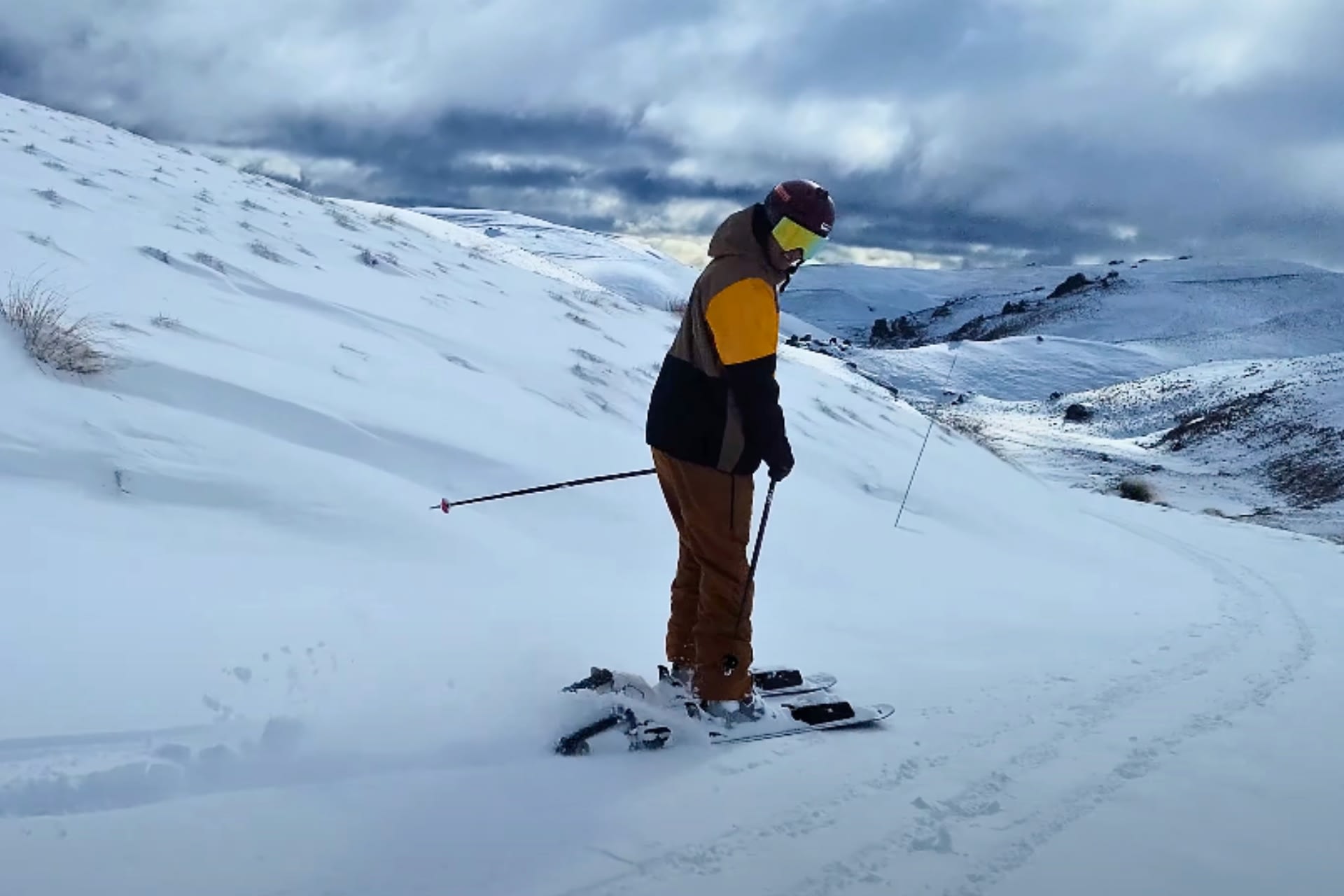 Battery-Powered Skis Climb Mountains Without a Ski Lift - Powder