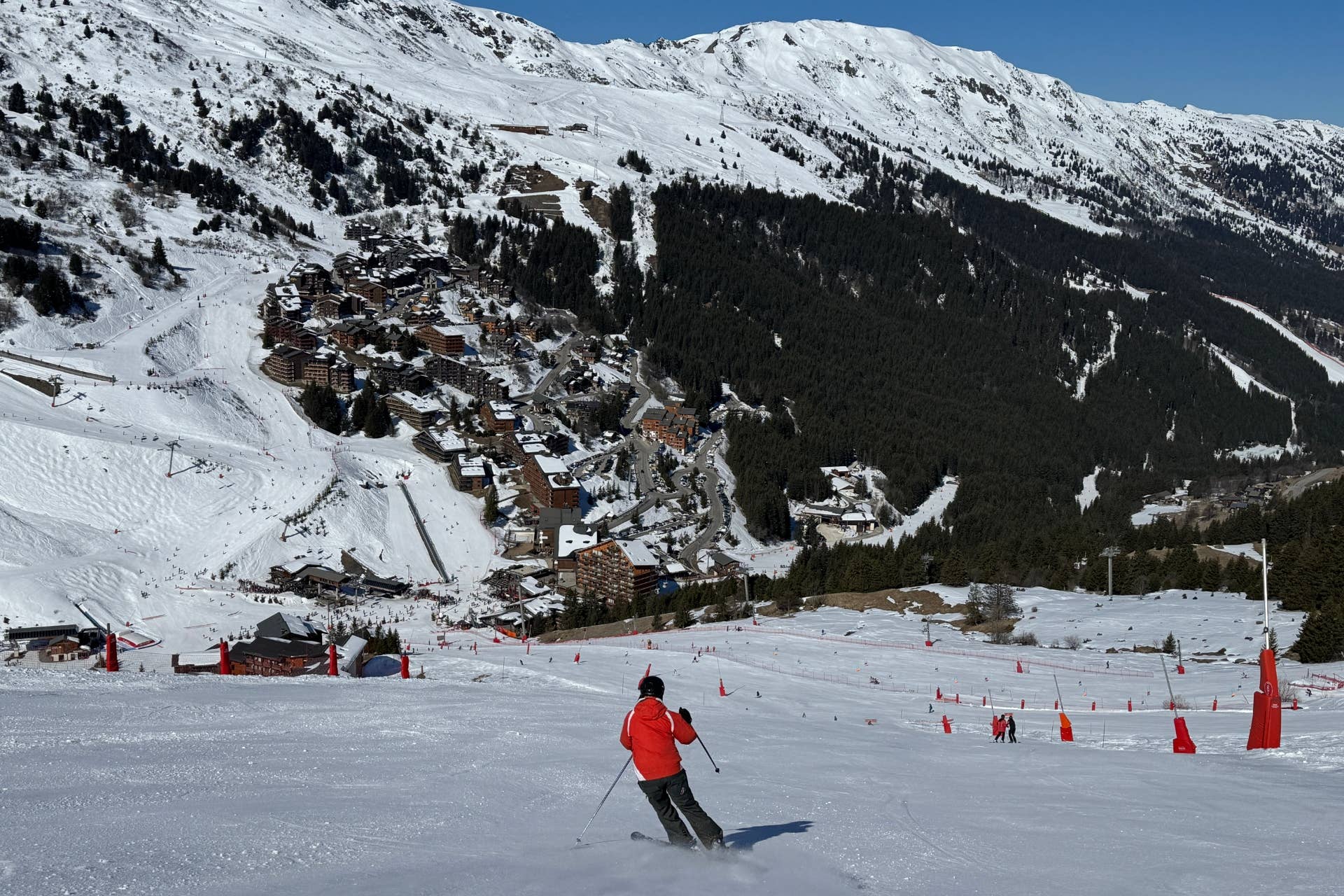How To Ski France's Les 3 Vallèes, The World's Largest Ski Resort - Powder