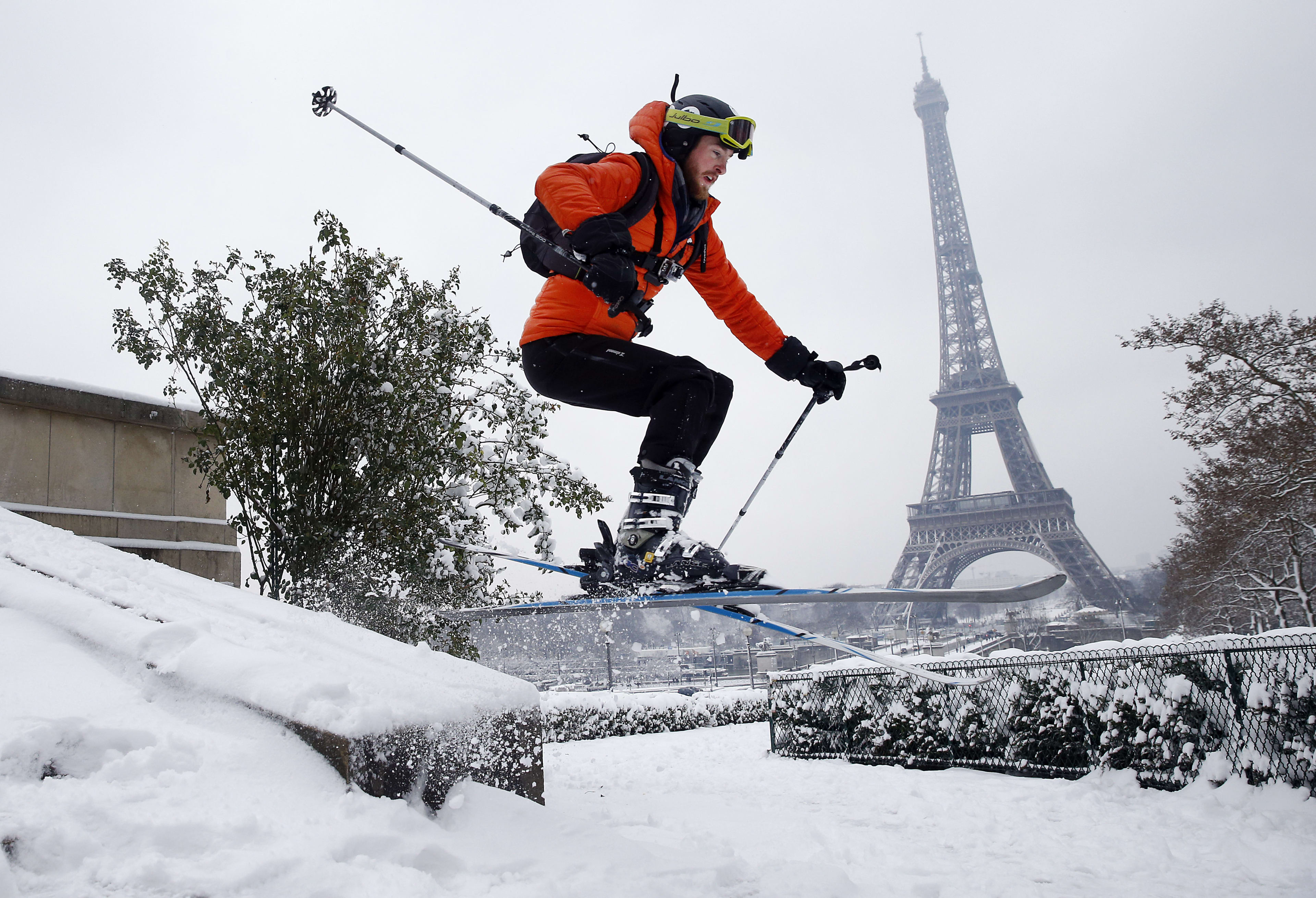 Skiers Hit the Slopes of Paris After Rare Snowstorm - Powder