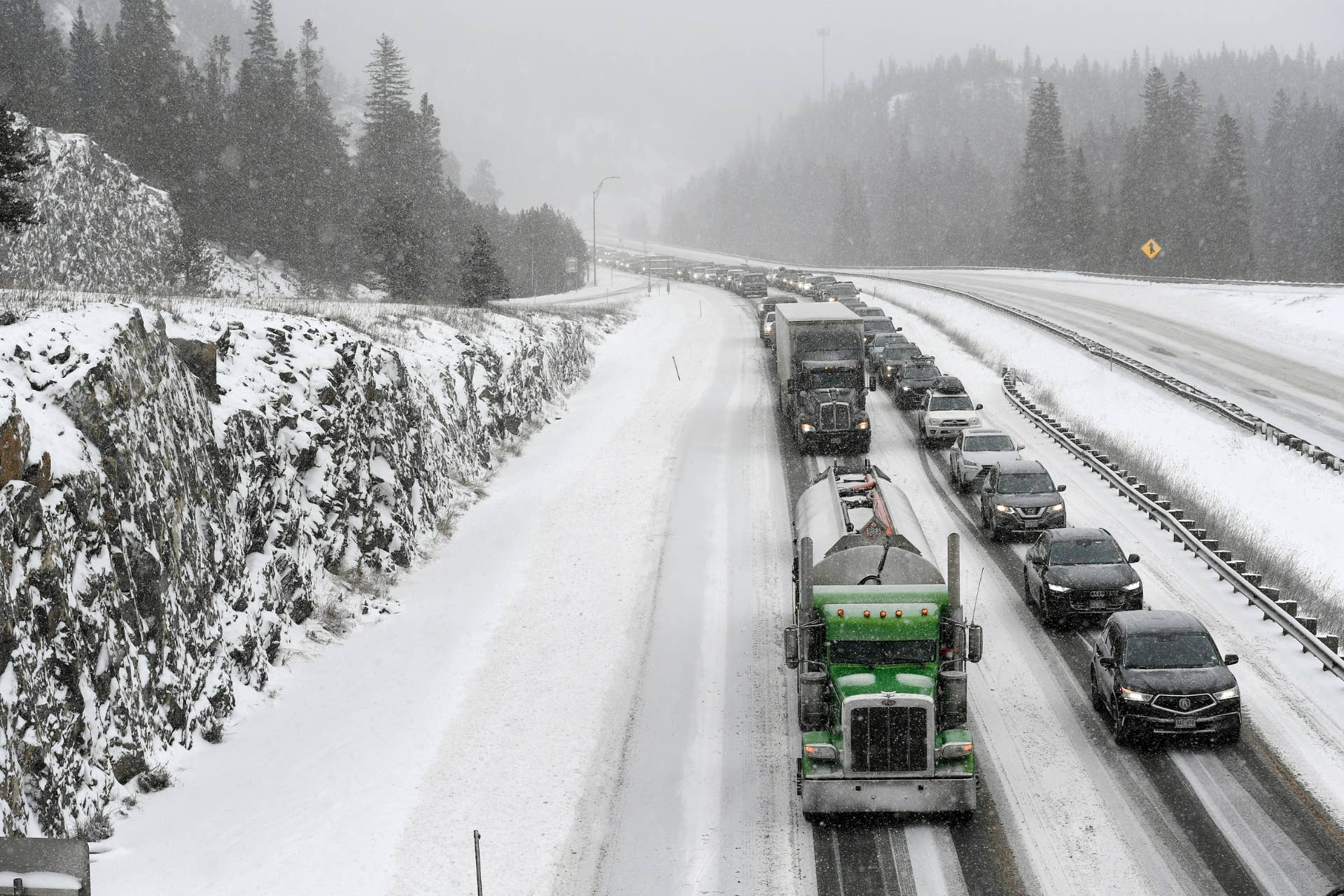 New Colorado Traction Law Applies To 2WD Vehicles on I-70 - Powder