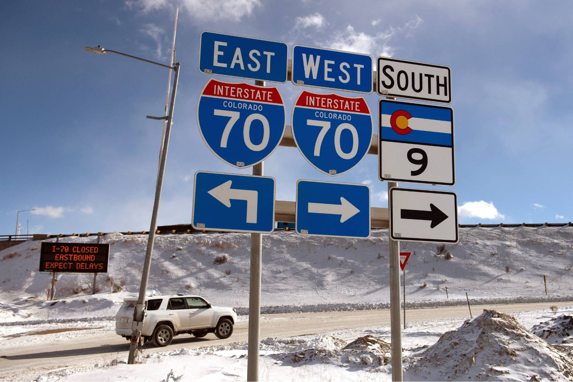 New Colorado Traction Law Applies To 2WD Vehicles on I-70 - Powder