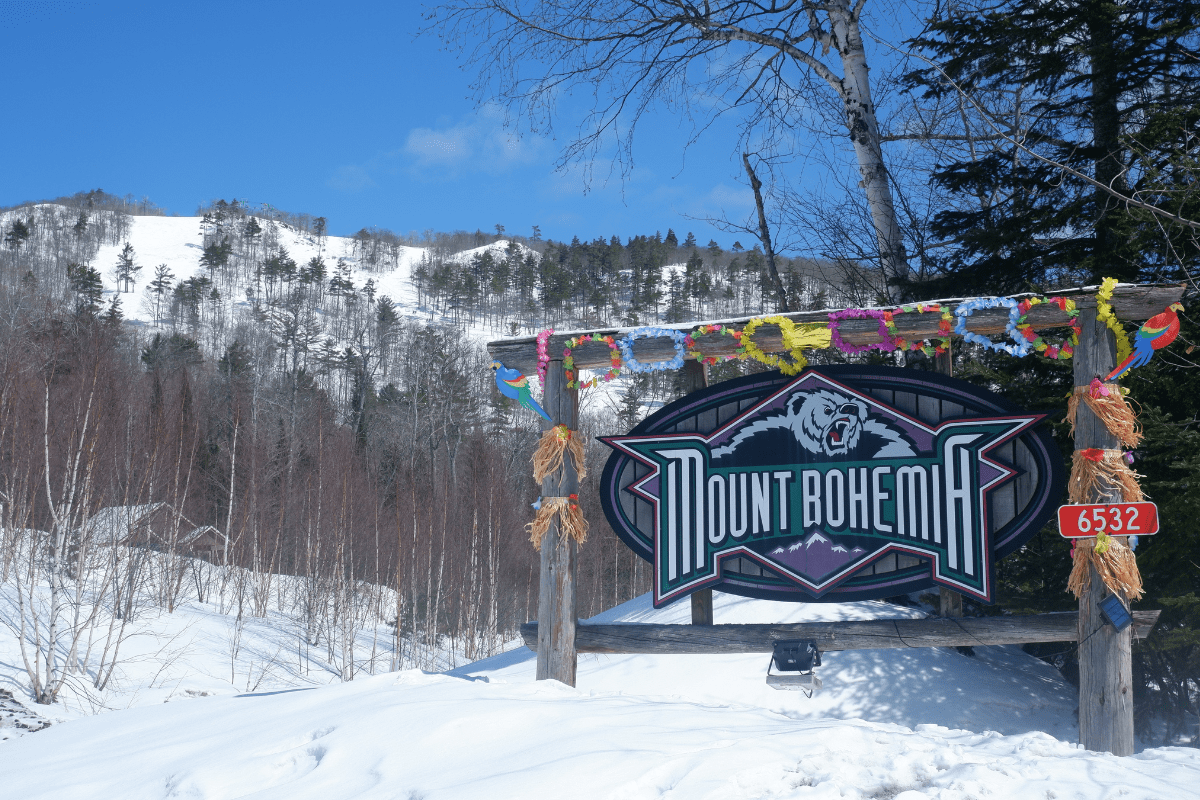 The 7 Best Michigan Ski Resorts - Powder