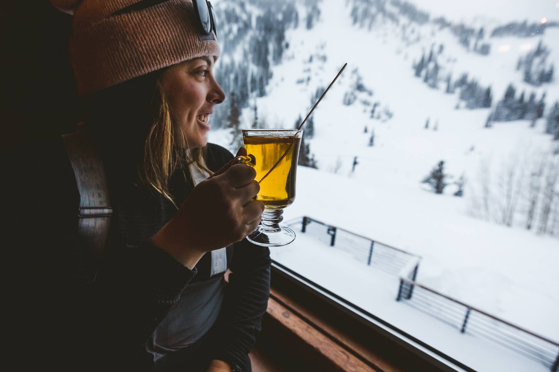 9 Classic Ski Town Après Bars With Rich Histories - Powder