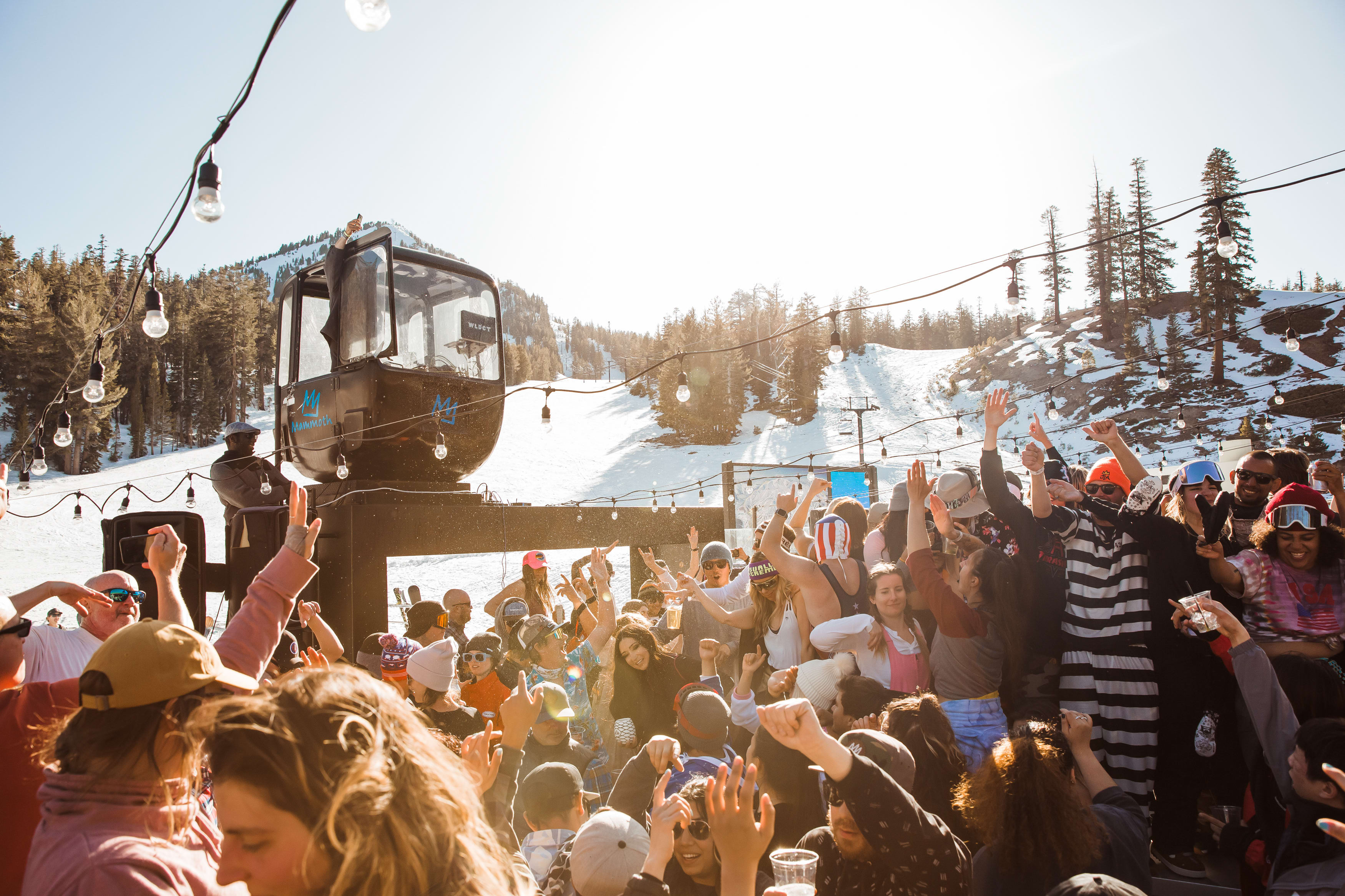 What Is Après Ski? Everything You Need To Know - Powder